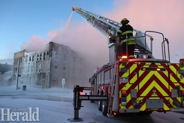 ‘Suspicious’ fire destroys historic downtown hotel