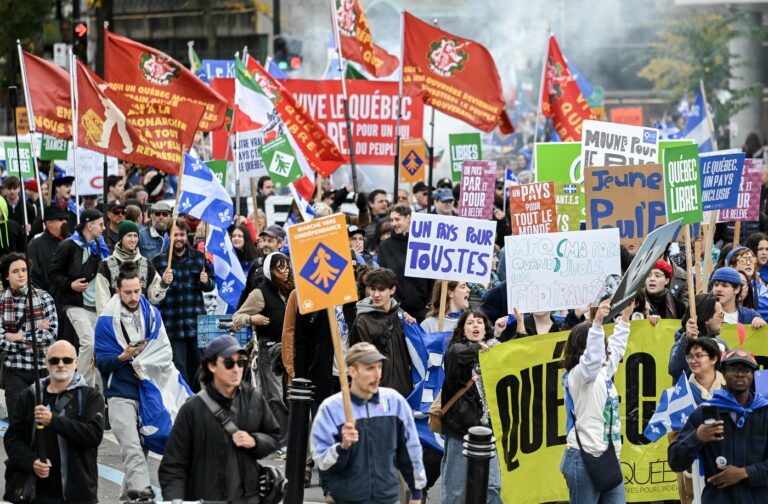 Hundreds of Montrealers join march calling for Quebec independence