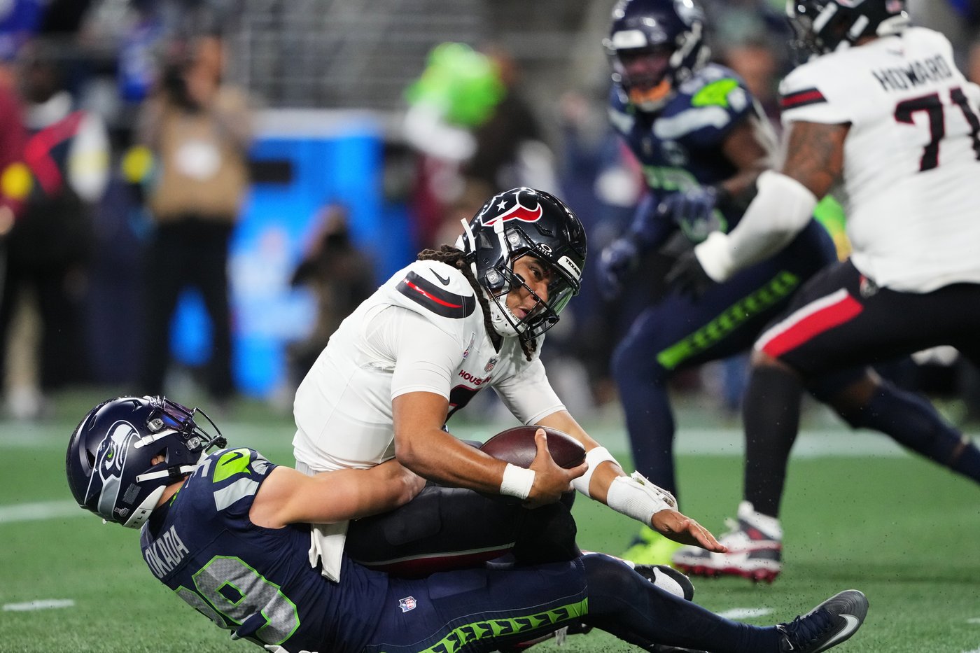 Texans' defense shines but offense falters in 27-19 loss to Seahawks