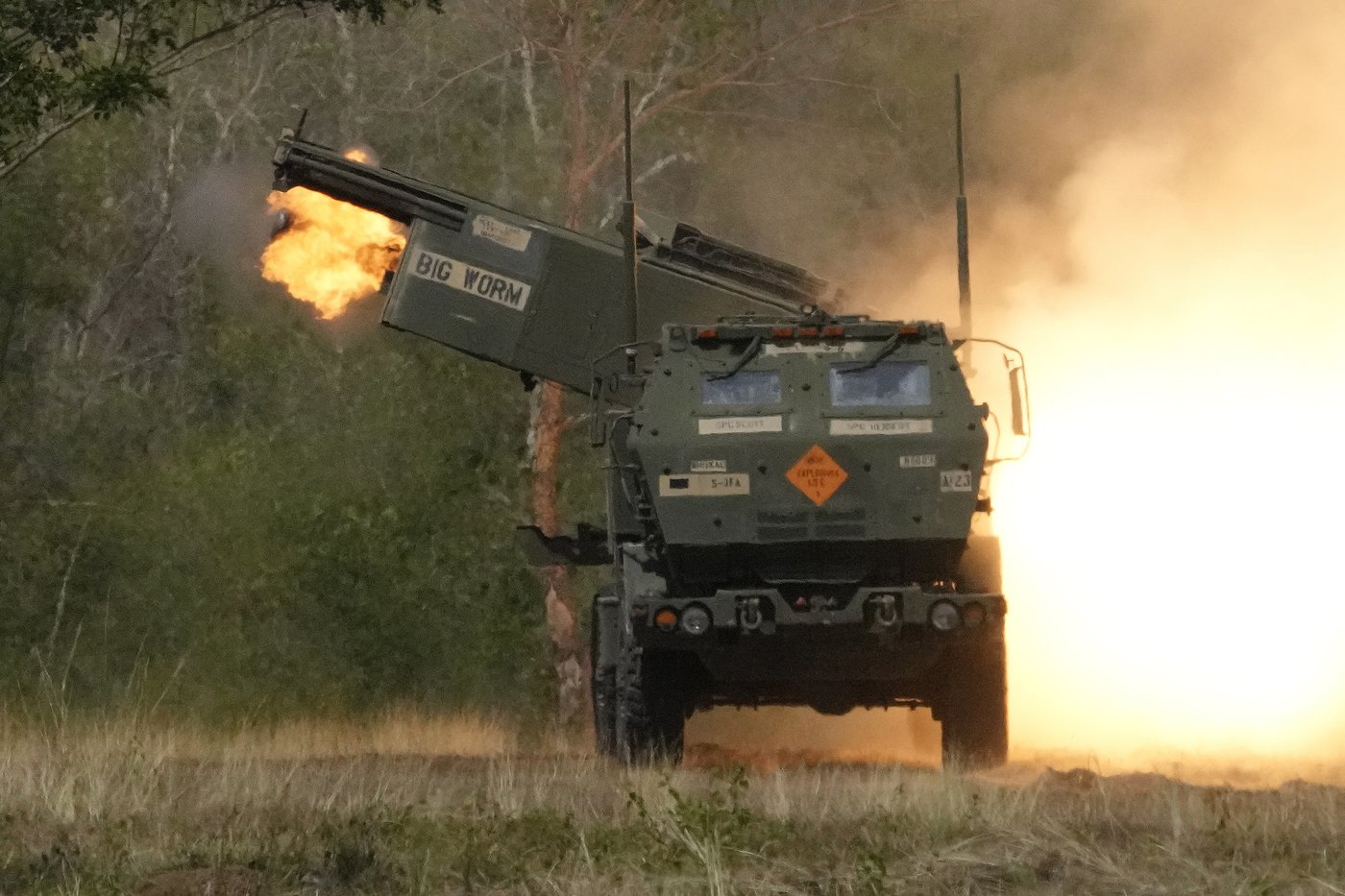 U.S. approves sale of mobile artillery rocket systems to Canada