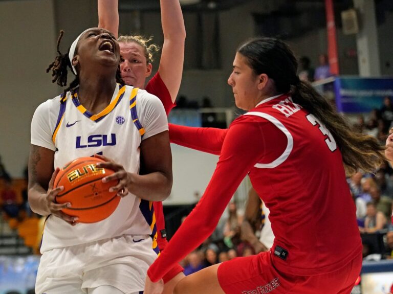 LSU breaks 43-year-old NCAA record with another 100-point game