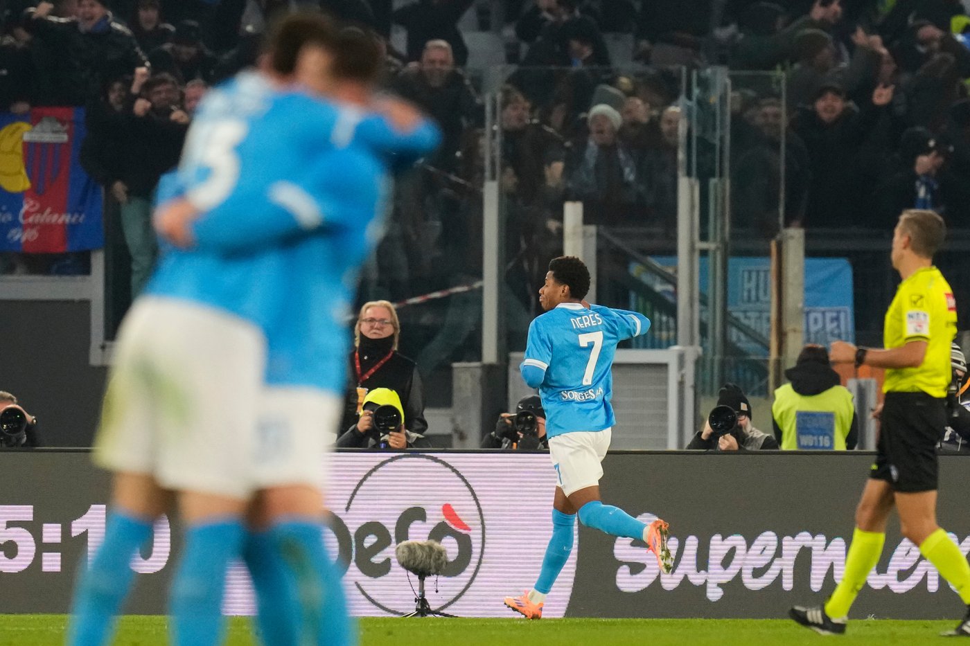 Napoli wins 1-0 at Roma to move level with AC Milan atop tight Serie A standings