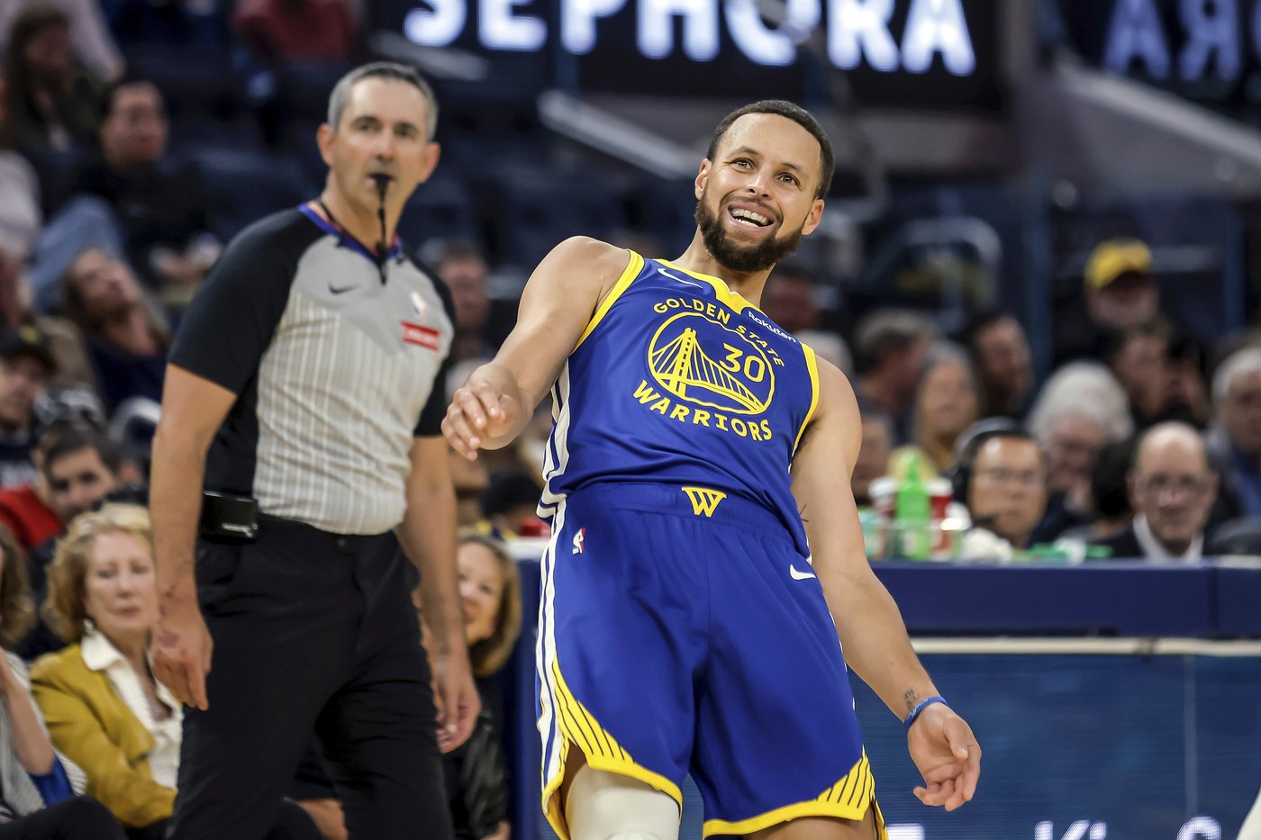 Warriors' Curry, Butler, Green out; Kings' LaVine, Sabonis sidelined