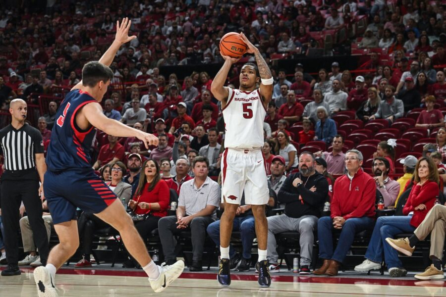No. 21 Arkansas holds off Samford 79-75 behind freshman guards