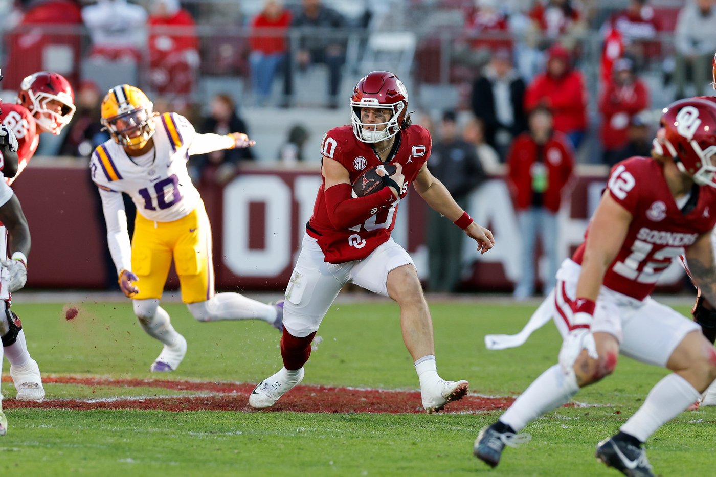 Mateer throws late TD pass, No. 8 Oklahoma beats LSU 17-13 to likely ...