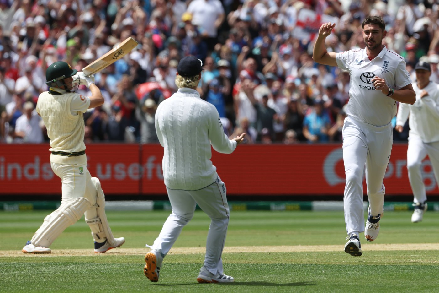 Ashes advantage England: Visitors take 4 Australian wickets after ...