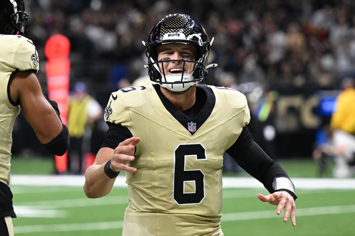 Rookie QBs face off as Saints visit the Titans in their home finale