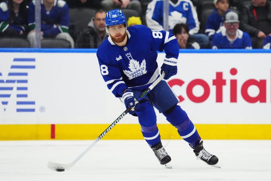 NHL fines Leafs' Nylander US$5,000 for flipping middle finger at ...