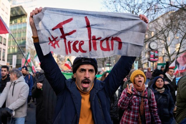 Ottawa joins countries condemning Iranian regime for killing protesters
