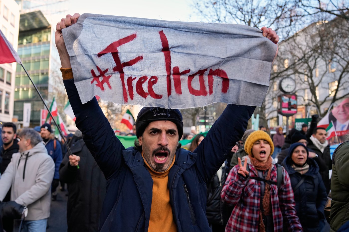 Ottawa joins countries condemning Iranian regime for killing protesters