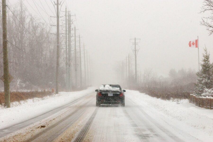Schools closed, commuters facing delays as snow blankets southern Ontario