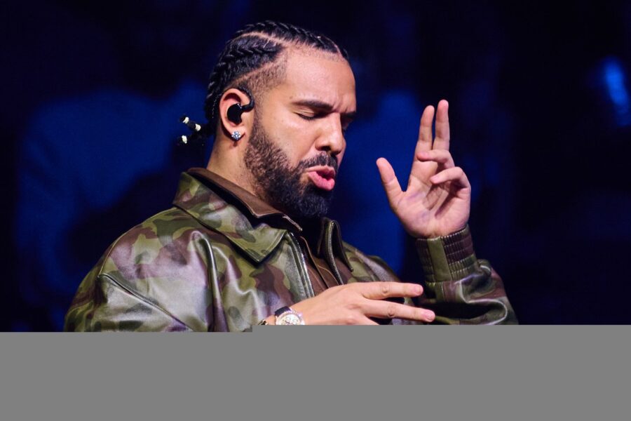 Drake faces class action lawsuit over ties to 'illegal' online gambling ...