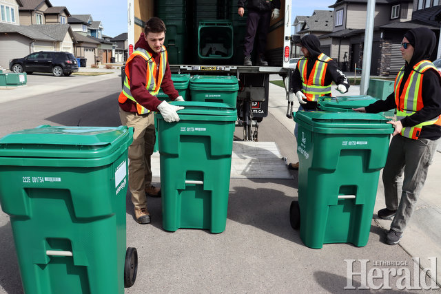 Green cart rollout begins for city neighbourhoods