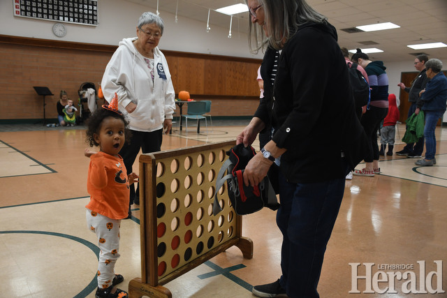 Intergenerational afternoons bringing seniors and kids together