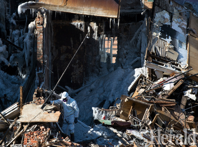 Investigation continues into cause of Lethbridge Hotel fire