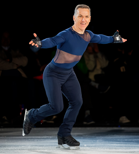 Elvis Stojko hosting Stars on Ice