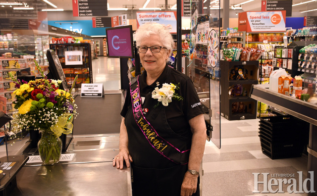 Grocery cashier retires from work life at the age of 80