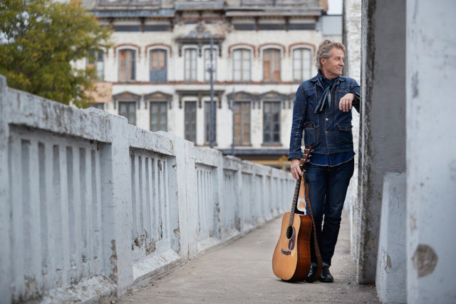 Jim Cuddy bringing new tour to the Yates Centre