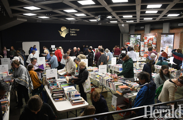 Friends of Lethbridge Public Library turn the page on bag sale